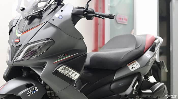 【图】浅谈Aprilia SRMAX250个人使用感受_摩托车论坛_汽车之家论坛