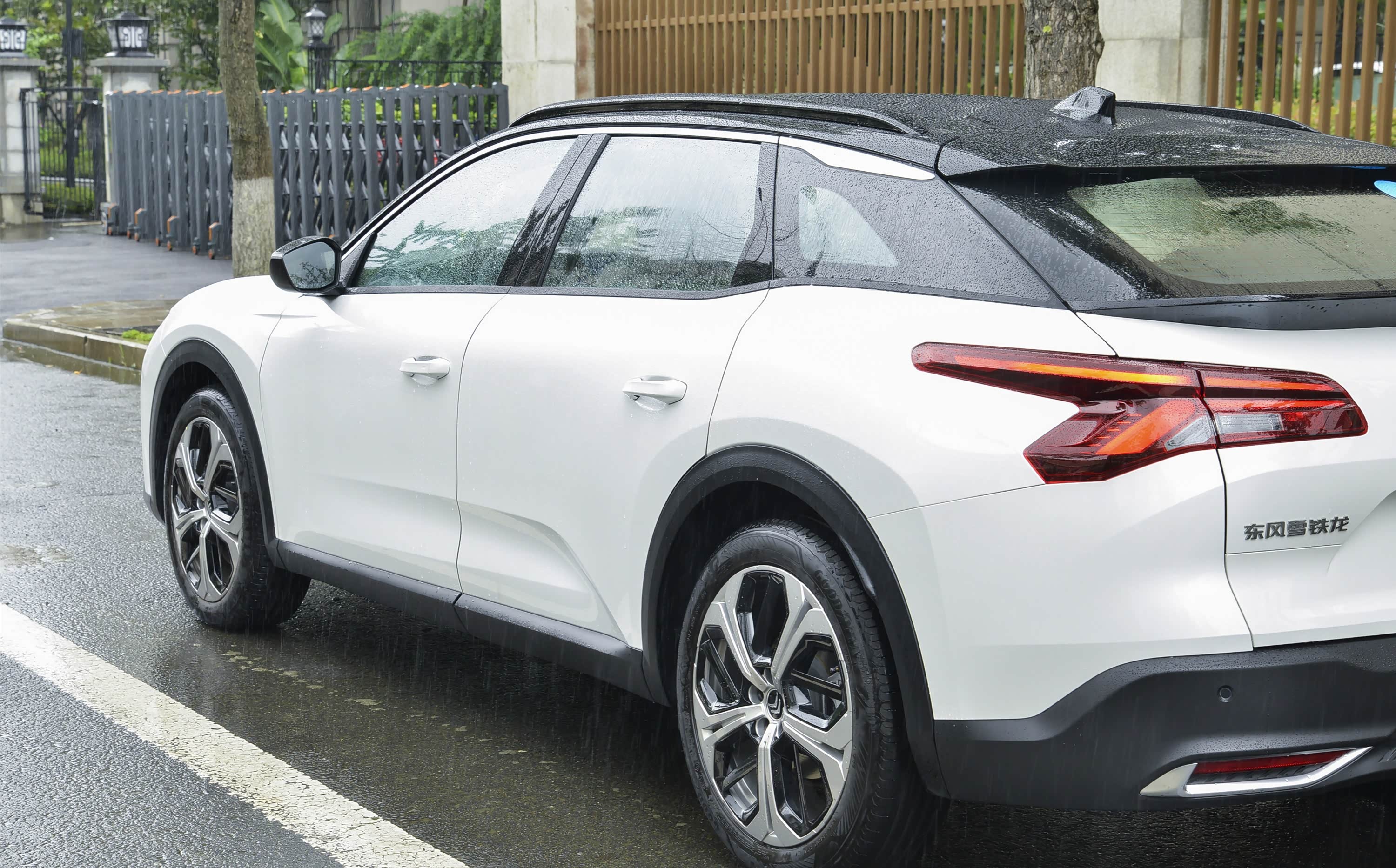 【图】新款东风雪铁龙凡尔赛C5X上市，13.77万，动力升级_凡尔赛C5 X论坛_汽车之家论坛