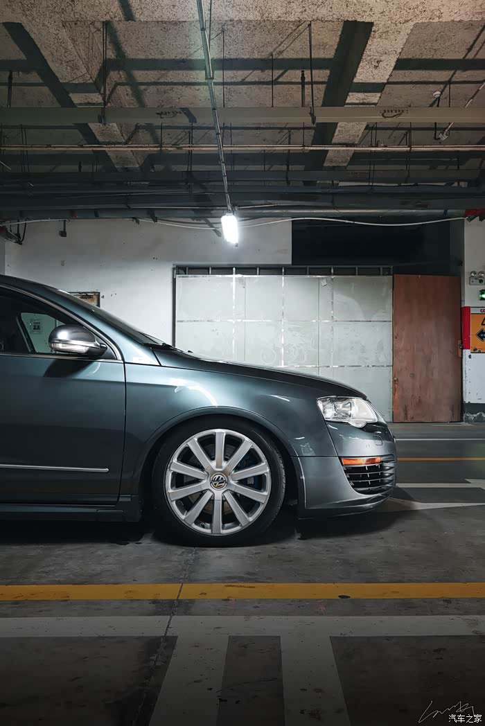 【图】独领风骚数百年——一代经典Volkswagen R36_帕萨特论坛_汽车之家论坛