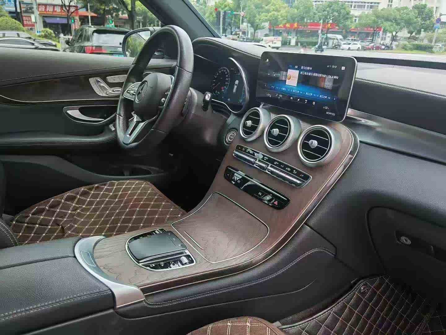 【图】最新拿下20年8月奔驰GLC300L，本地小姐姐一手车，3万_奔驰GLC论坛_汽车之家论坛