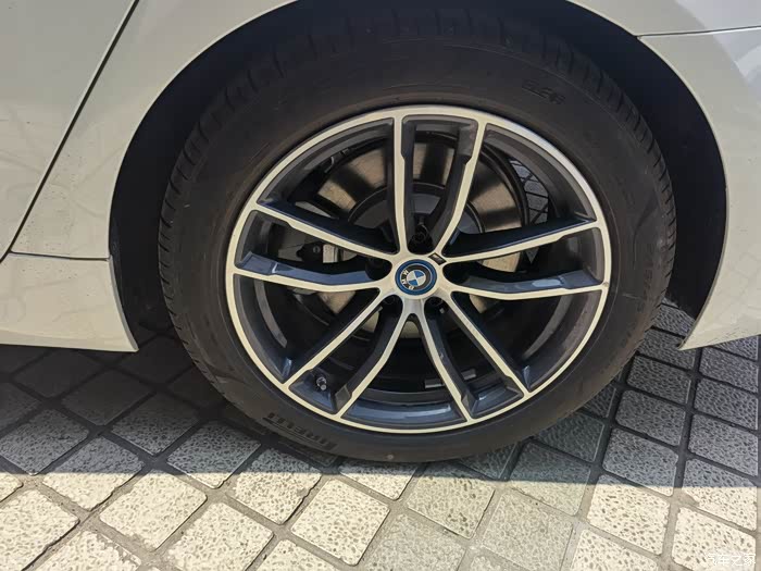 【图】宝马535le 升级19寸 轮毂_宝马5系新能源论坛_汽车之家论坛