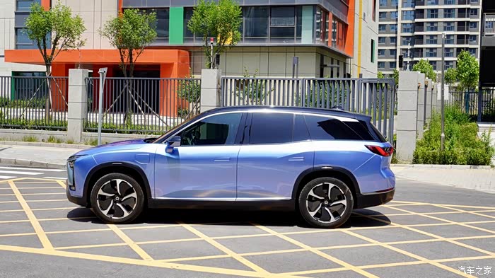【图】蔚来ES8「换肤」成功——超亮金属青雾蓝 雾感青蓝揉进金属光_蔚来ES8论坛_汽车之家论坛