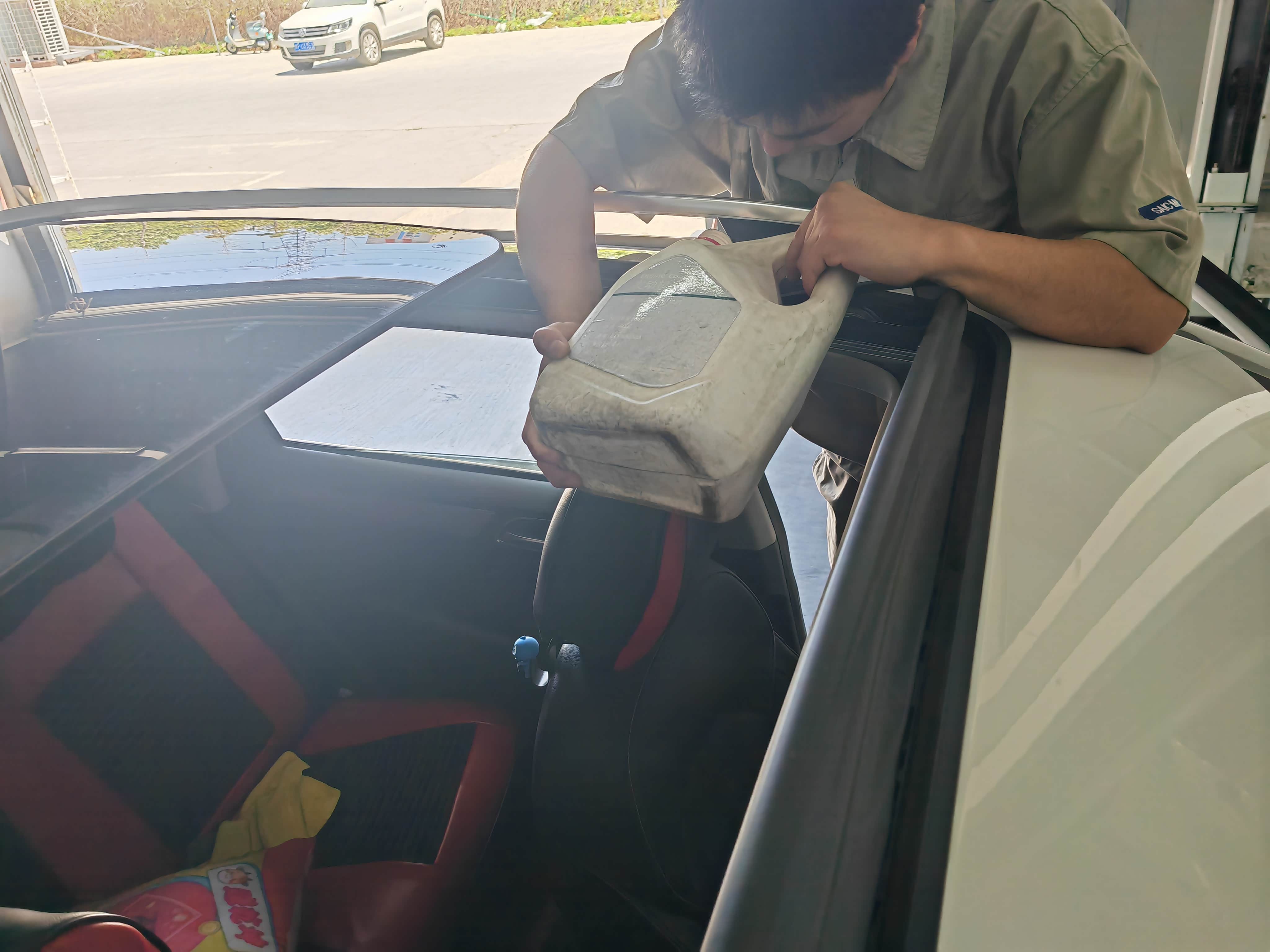 【图】#保养作业#梅雨将至，开荣威RX5去4S店做天窗保养_荣威RX5/RX5新能源论坛_汽车之家论坛