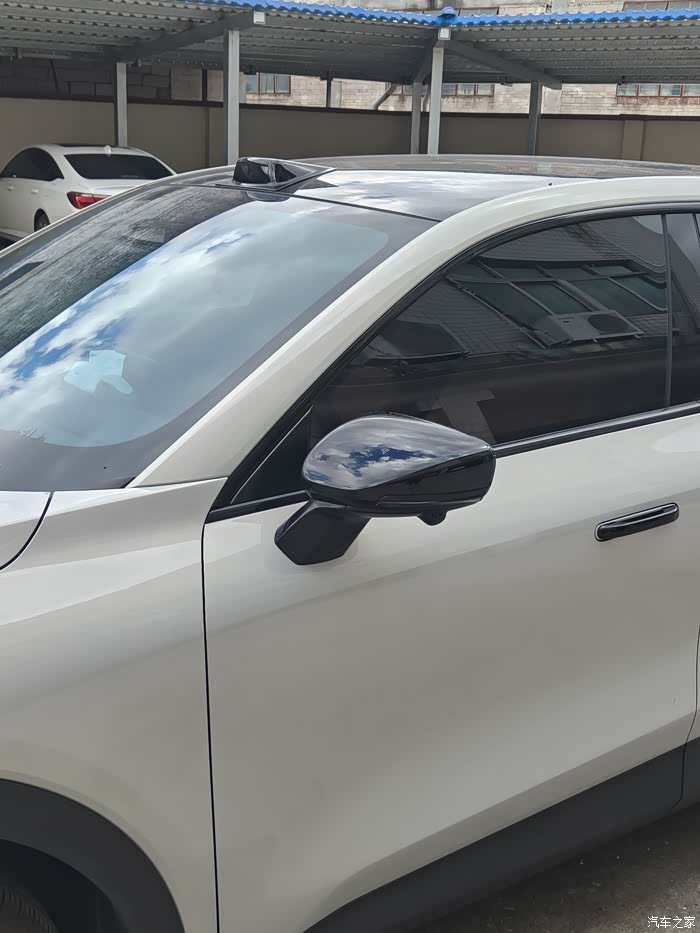 【图】独一无二的s05,装b的激光雷达，装b尾翼，方便进去的拉手，_深蓝S05论坛_汽车之家论坛