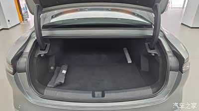 【我要上精选】风云A9L 空间探秘：前排、后排与后备箱的实用主义_艾瑞泽8论坛_手机汽车之家