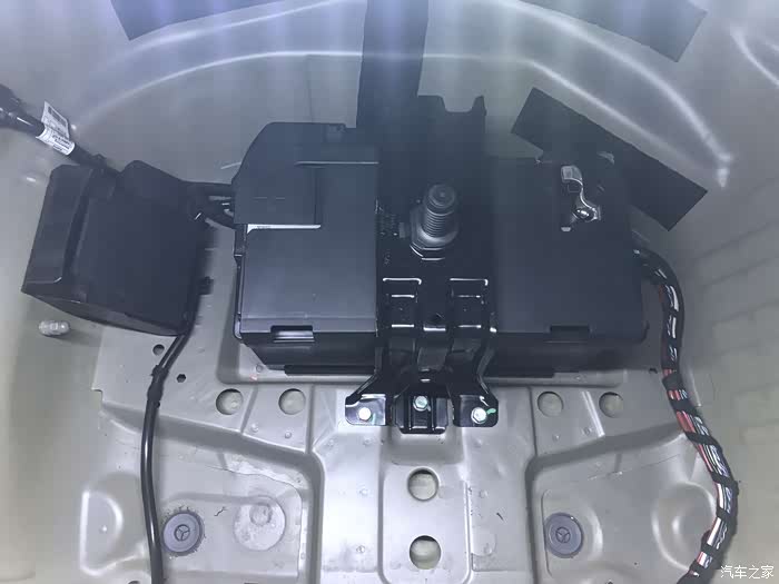 【图】【生命在于折腾NO.5】A4L更换电瓶作业_奥迪A4L论坛_汽车之家论坛