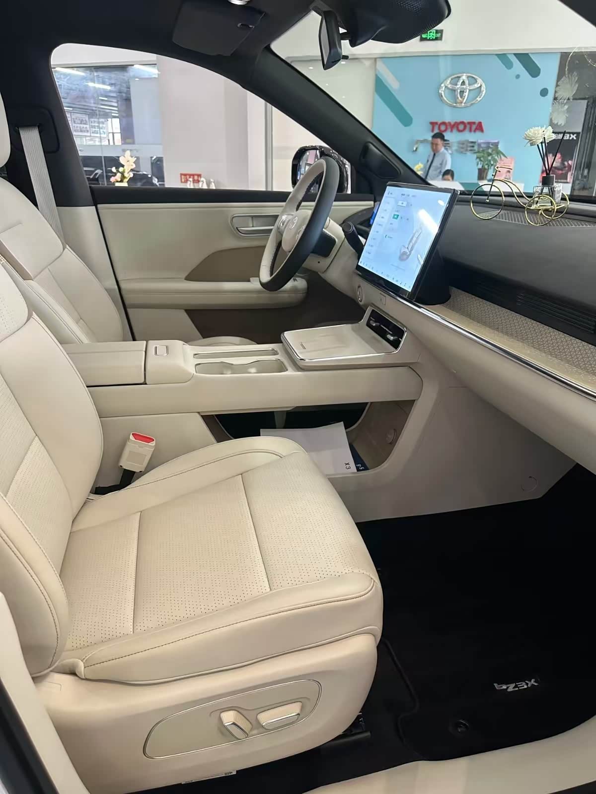 试驾丰田铂智3x，momenta高阶智驾大模型加持让它更聪明