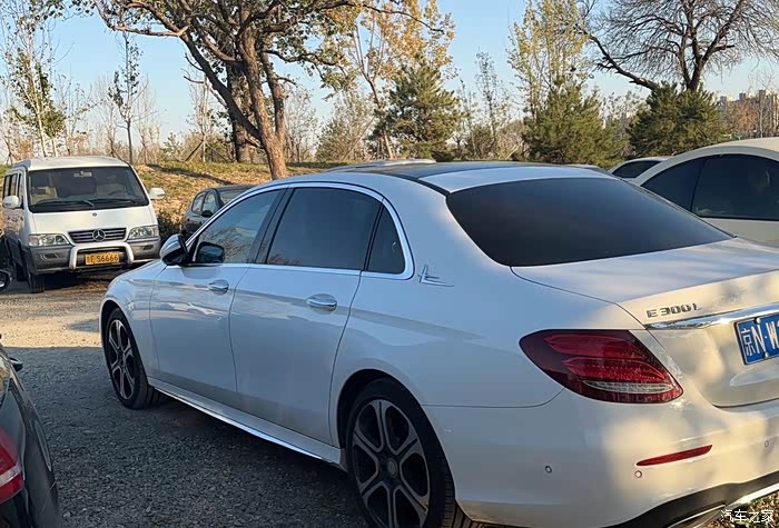 【图】出一辆奔驰E300L女士代步车，6w多公里，白色大标，原车原_奔驰E级论坛_汽车之家论坛
