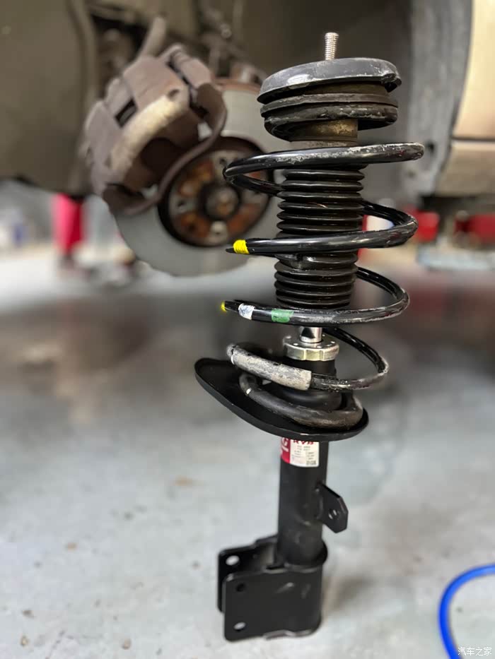 【图】C4L更换KYB前减震器_雪铁龙C4L论坛_汽车之家论坛