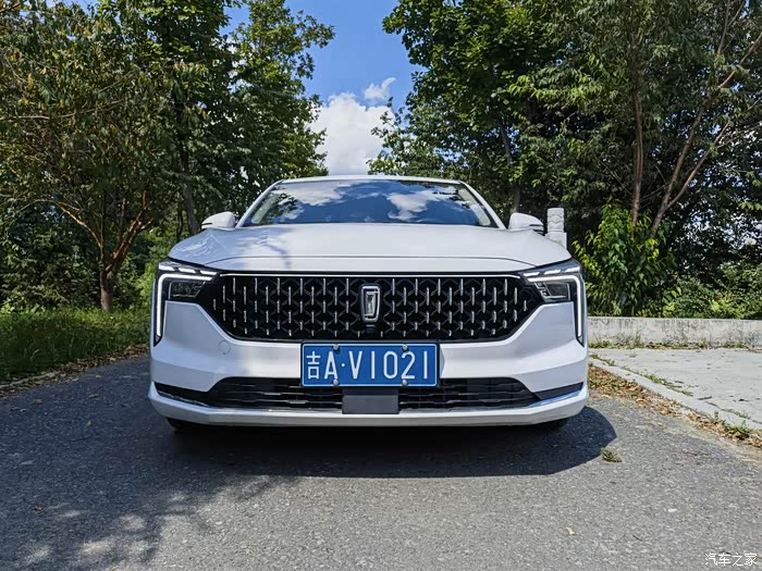 【图】晒一晒秋日河畔绿叶、蓝天、白云和B70_奔腾B70论坛_汽车之家论坛