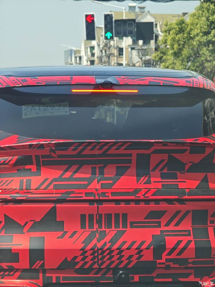 【图】南京偶遇小米YU7测试车_小米YU7论坛_汽车之家论坛