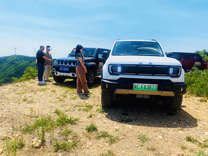 【图】越野老炮集结！4S店自驾游挑战风车路，BJ40家族狂飙砂石坡！_北京越野BJ40论坛_汽车之家论坛