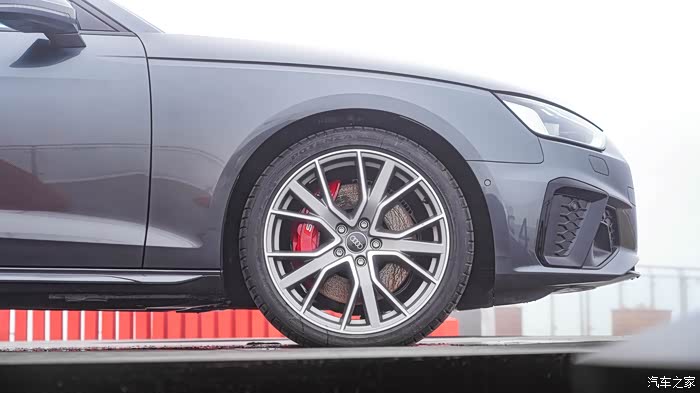 【图】新上岸的奥迪S4 AVant，跟普通S4三厢有什么区别，你会选择谁？_奥迪S论坛_汽车之家论坛