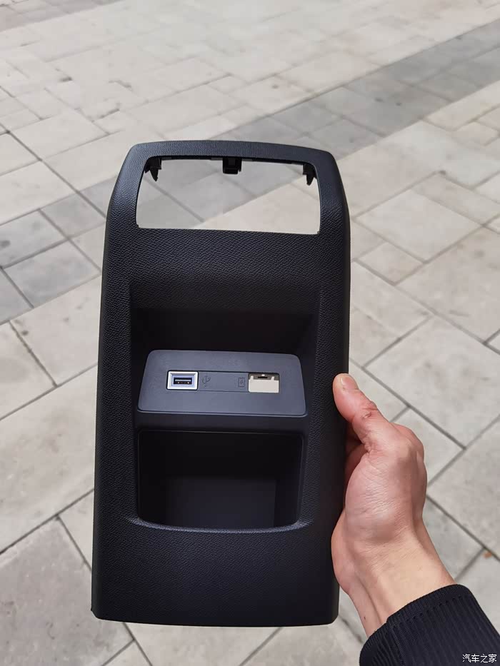 【图】车内USB口加装及隐藏式Hicar盒子_凡尔赛C5 X论坛_汽车之家论坛