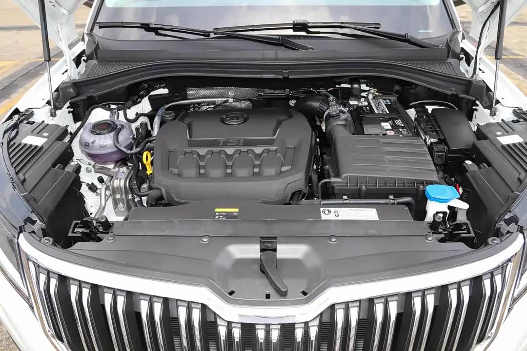 【图】三维直瀑式镀铬格栅的搭配，很好的营造出中型SUV应有的精致感_柯迪亚克论坛_汽车之家论坛