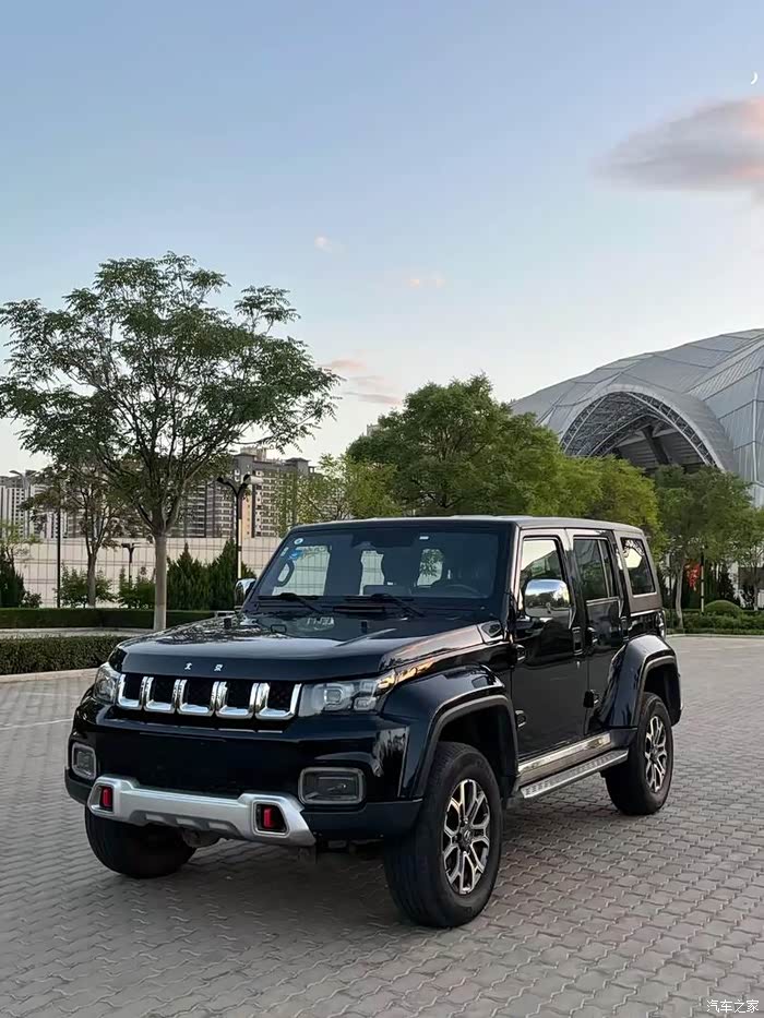 【图】硬派越野之争：BJ40与212，该选谁？_北京越野BJ40论坛_汽车之家论坛