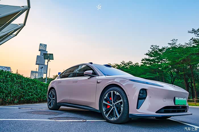 【图】【长腿Show车】蔚来ET5和萝莉小姐姐_蔚来ET5论坛_汽车之家论坛