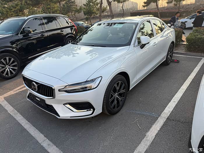 【图】自用沃尔沃新车S60智逸豪华。白色.出售.有喜欢的联系._沃尔沃S60论坛_汽车之家论坛