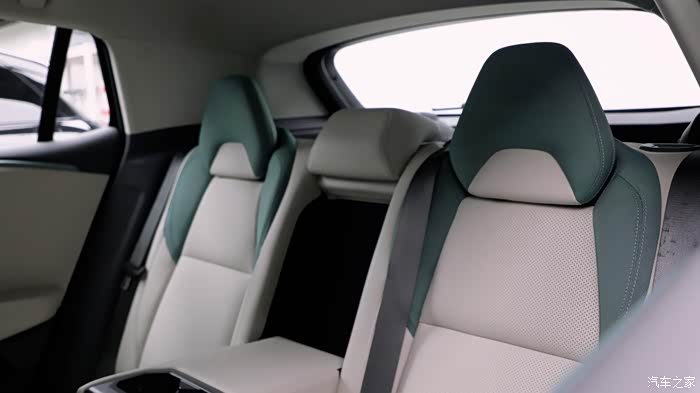 【图】北京初雪，和领克06EMP冰川绿一起赏_领克06新能源论坛_汽车之家论坛