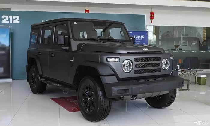 【图】硬派越野之争：BJ40与212，该选谁？_北京越野BJ40论坛_汽车之家论坛