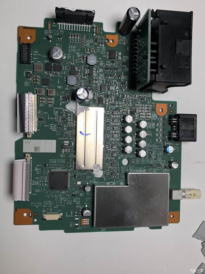 【图】大通G50 拆多媒体主机 TDF8546j加装前级运放_上汽大通MAXUS 大家MIFA 5论坛_汽车之家论坛