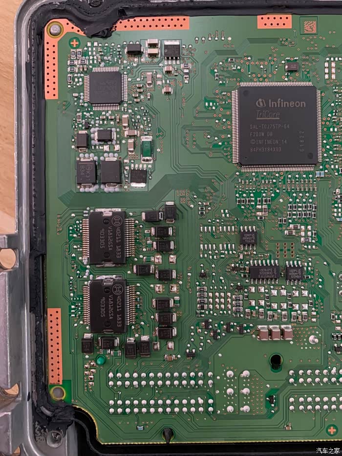 【图】简单拆卸前机舱，拆卸ECU，确定好芯片，定好方案，开始研发_领克03论坛_汽车之家论坛