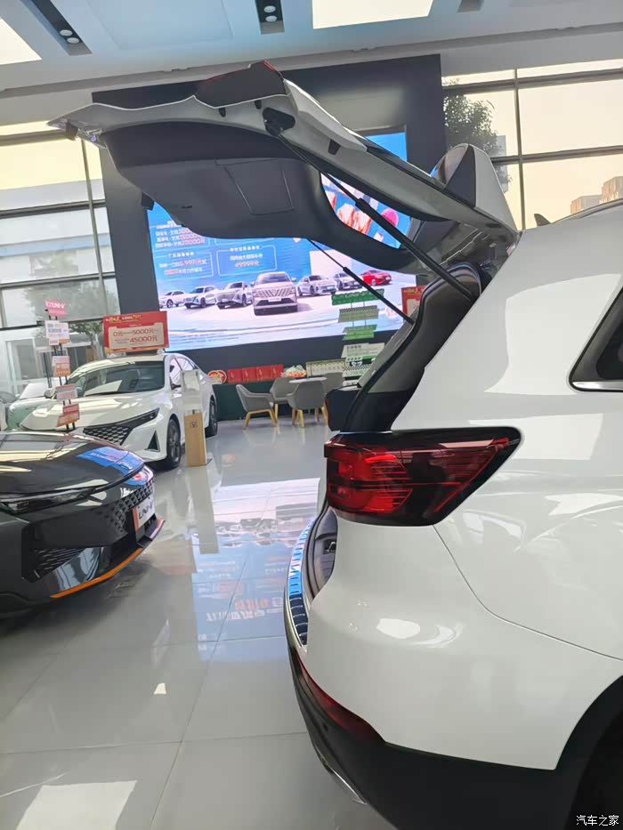 【图】休息日来看看新款的长安cs75了_长安CS75论坛_汽车之家论坛