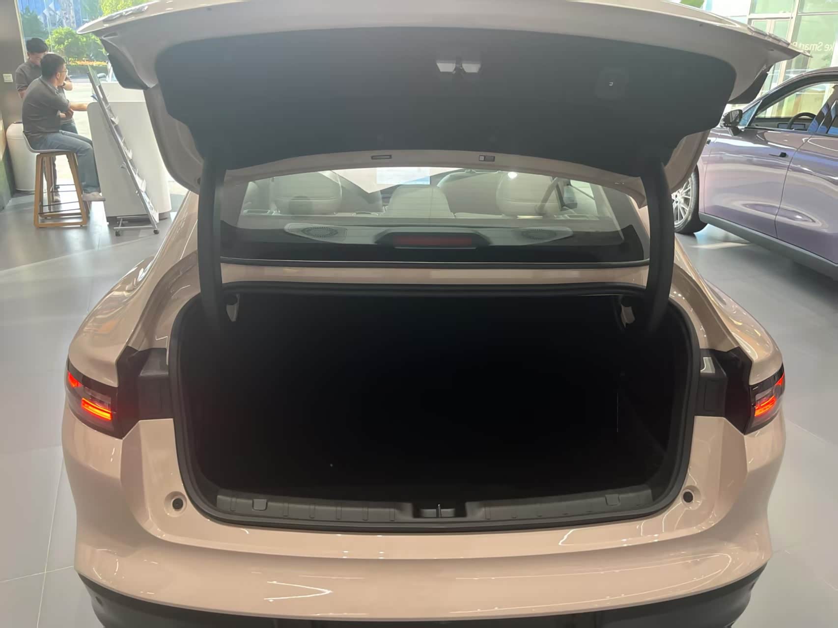 【图】偶遇零跑B01，这波惊喜有点大！_零跑B01论坛_汽车之家论坛