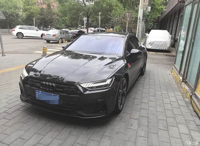 分享我的爱车奥迪A7L黑武士3.0T55TFSI使用感受。