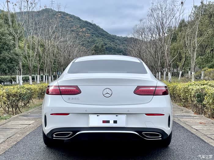 【图】出台22年上牌的奔驰E260轿跑游艇蓝内饰 22年奔驰E级(_奔驰E级论坛_汽车之家论坛