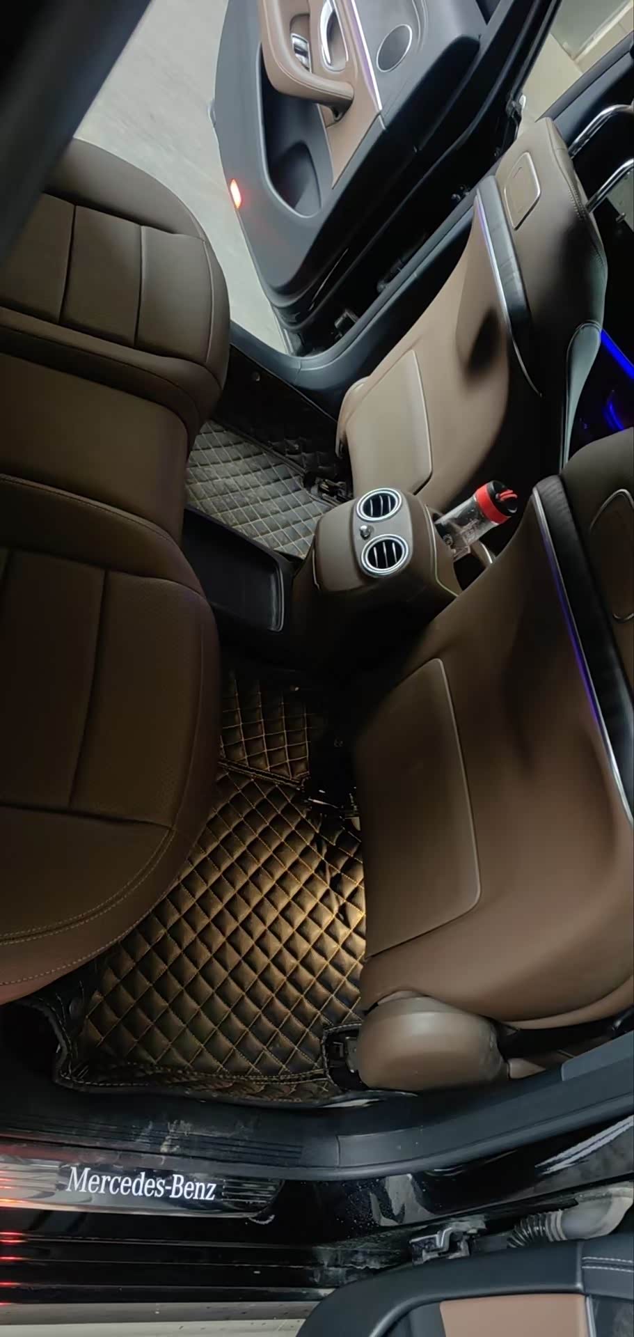 【图】个人出19款E300L 运动时尚型 外黑内棕，3万多公里_奔驰E级论坛_汽车之家论坛