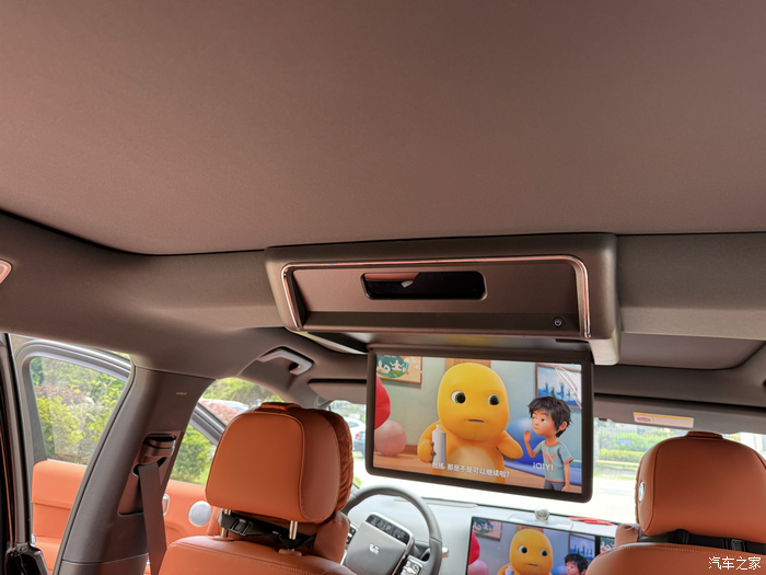 【图】24款理想L7升级吸顶屏，完美三屏互联_理想L7论坛_汽车之家论坛