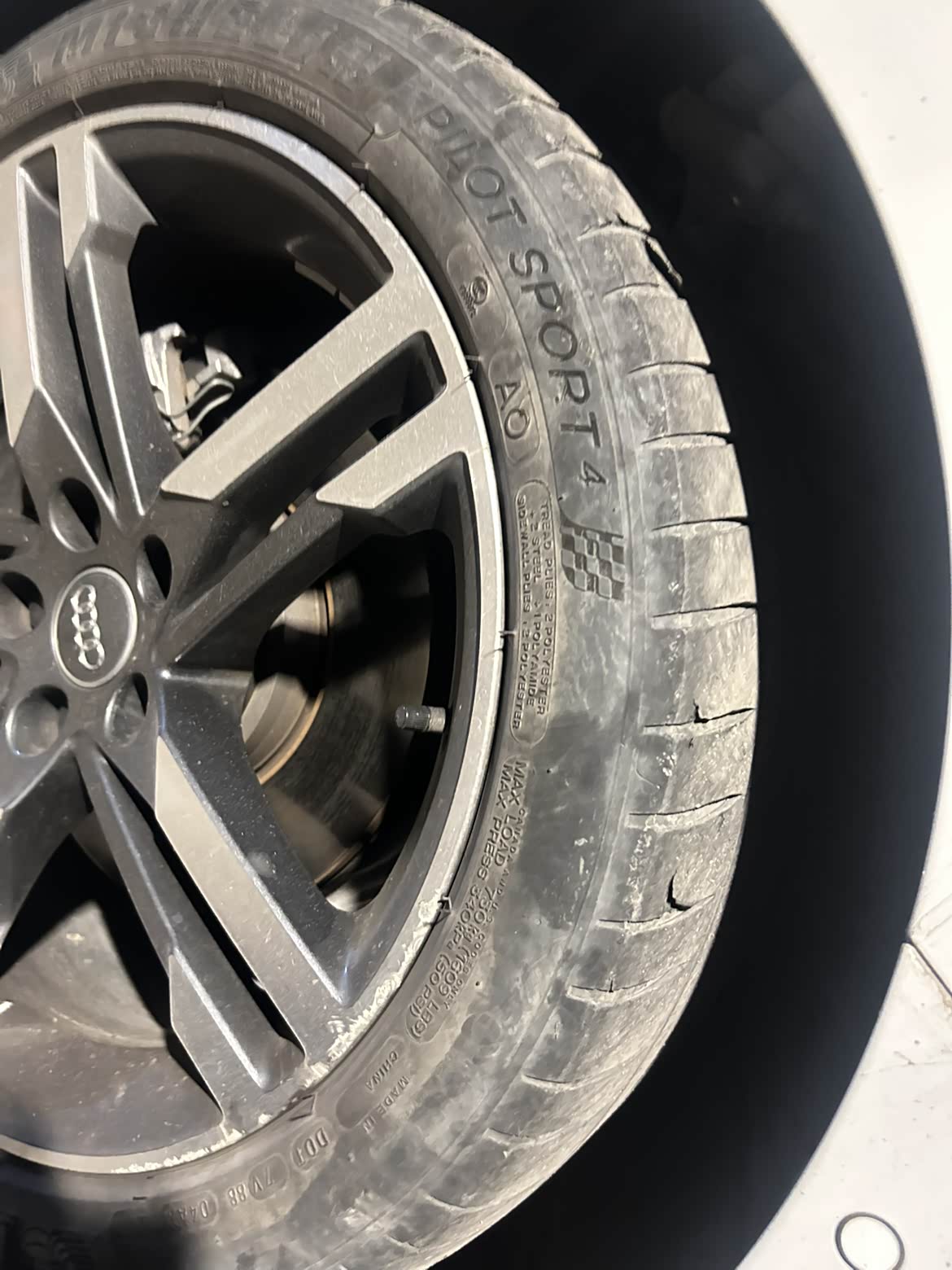 【图】你们轮胎换了吗_奥迪A4L论坛_汽车之家论坛