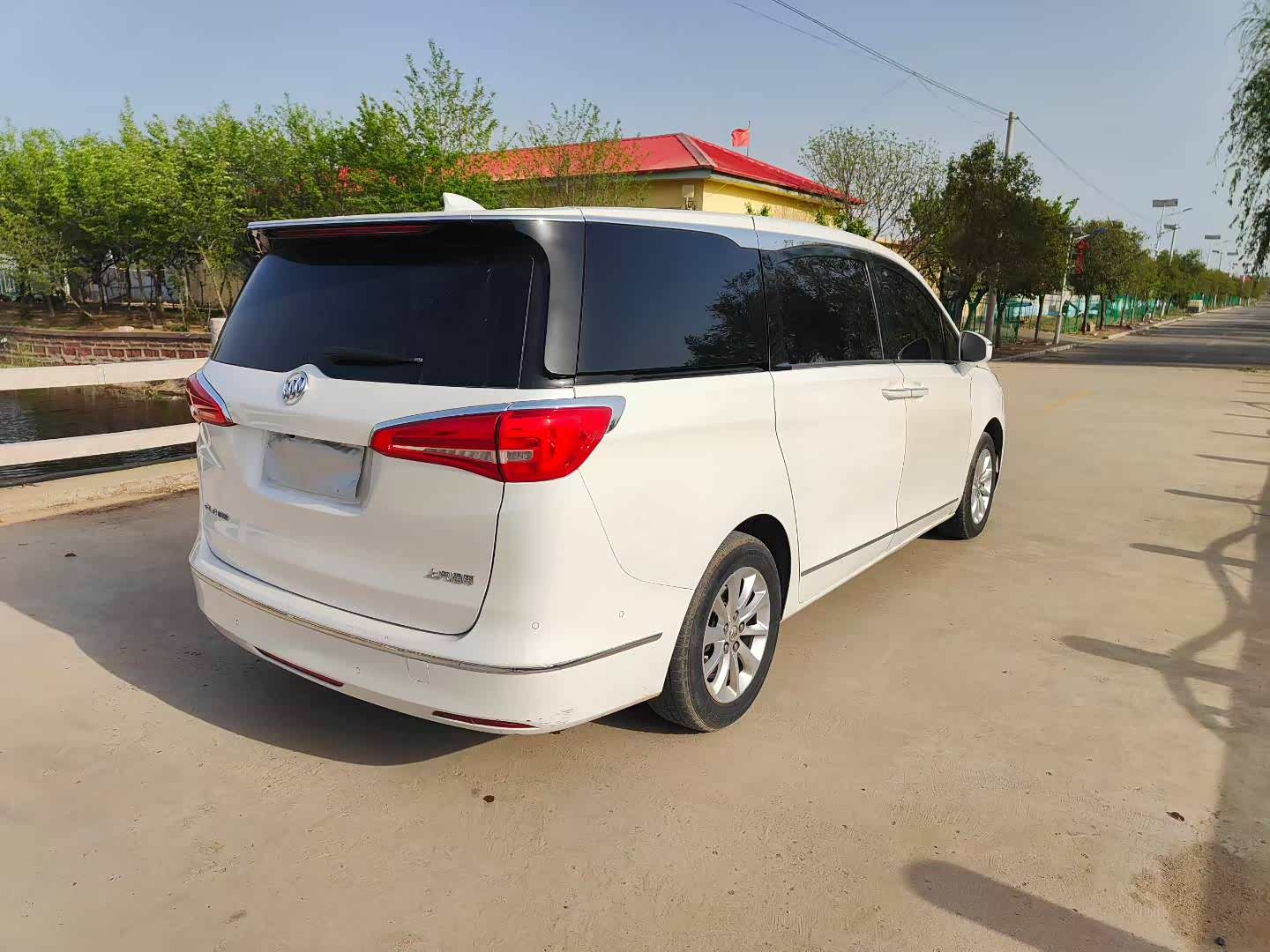 【图】银行处置车，半价背户车，17年别克GL8ES，2.0T旗舰版_二手车论坛_汽车之家论坛