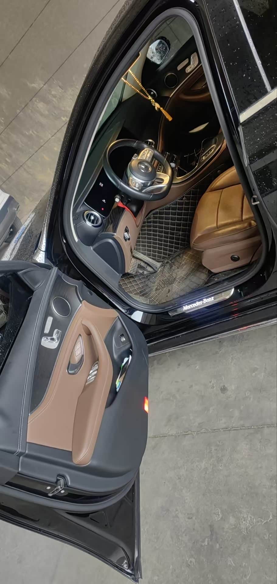 【图】个人出19款E300L 运动时尚型 外黑内棕，3万多公里_奔驰E级论坛_汽车之家论坛