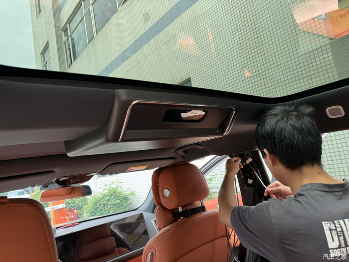 【图】24款理想L7升级吸顶屏，完美三屏互联_理想L7论坛_汽车之家论坛