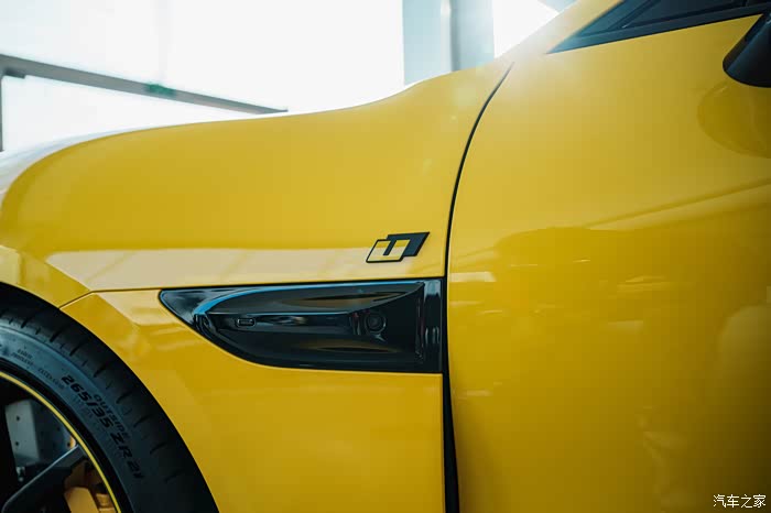 【图】真碳纤维，真V8s电机，真C级豪华，真OK~ 静态体验小米SU7 Ultra_小米SU7 Ultra论坛_汽车之家论坛