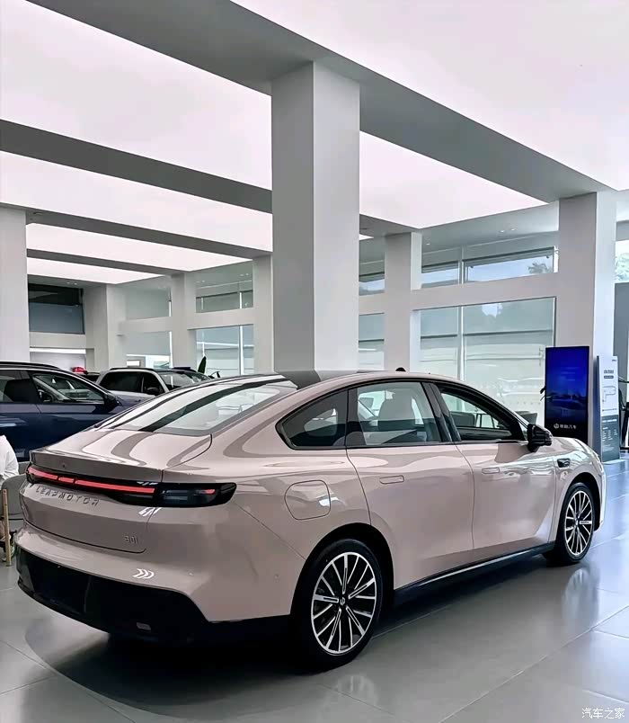 【图】B01 VS M03，新旧王者顶峰相见_零跑B01论坛_汽车之家论坛