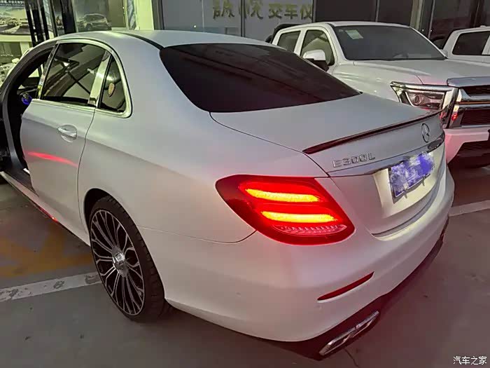 【图】奔驰E300L大标运动时尚型，17款，17年底的车，原车银色_奔驰E级论坛_汽车之家论坛