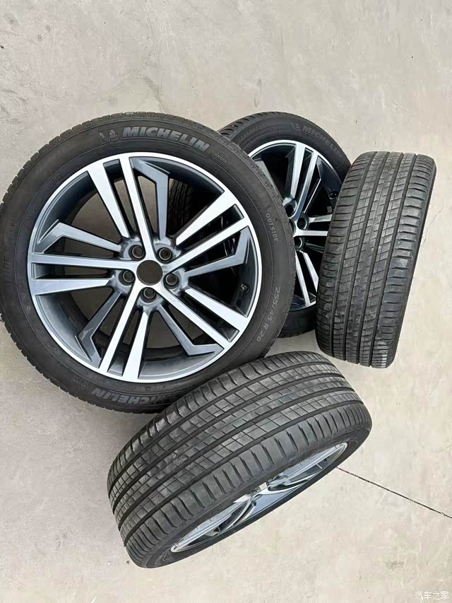 【图】奥迪q5l原厂20寸轮毂带米其林轮胎_奥迪Q5/Q5L论坛_汽车之家论坛