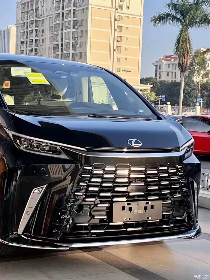 【图】LM500h 六座尊崇版 指导价128万 现车，需要的老板可_雷克萨斯LM论坛_汽车之家论坛