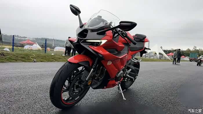 【图】无极第二款四缸仿赛 RR500S 实车亮相，做工提升明显_摩托车论坛_汽车之家论坛