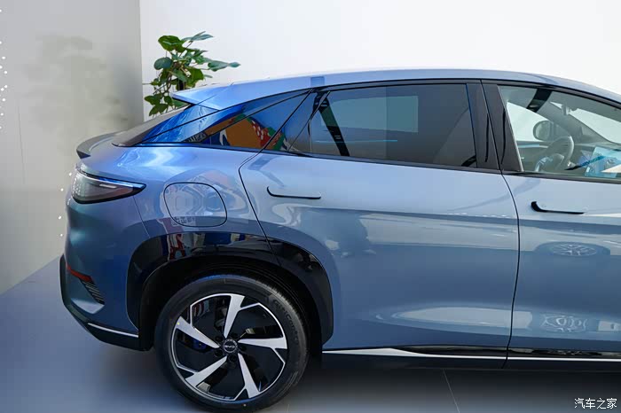 【图】【818城市探店官】颜值与实力兼具，美女试驾比亚迪海狮07EV_海狮07 EV论坛_汽车之家论坛