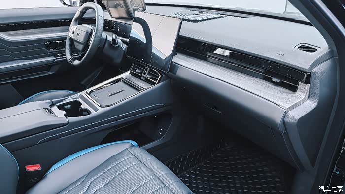 【图】单手开车，帅气逼人。 山海L6的怀档配置，再加上其1DHT的_捷途山海L6论坛_汽车之家论坛