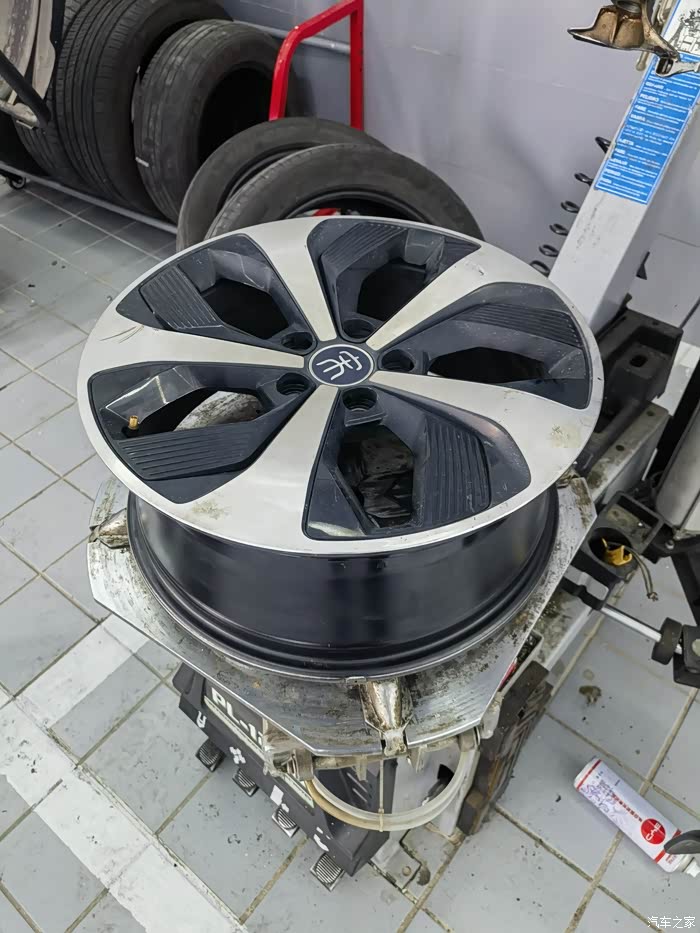 【图】宋plus dmi 4S店更换4条轮胎全流程_宋PLUS新能源论坛_汽车之家论坛