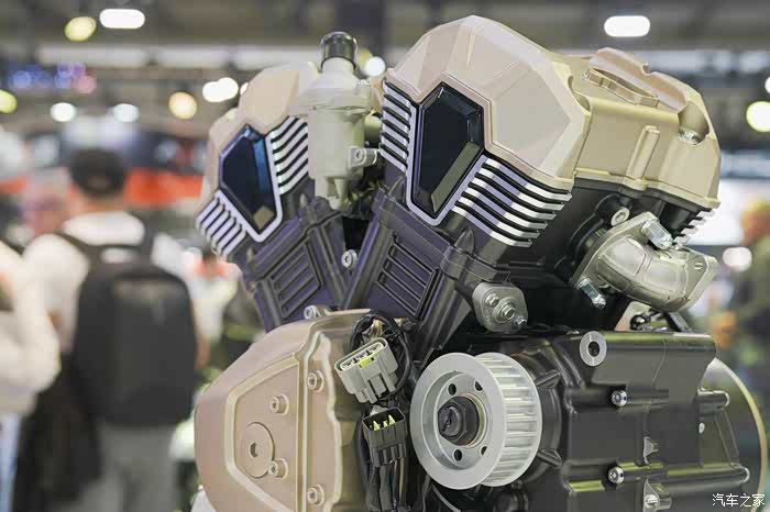 【图】无极 CU625 中量级V缸巡航即将上市，实车米兰提前看_摩托车论坛_汽车之家论坛