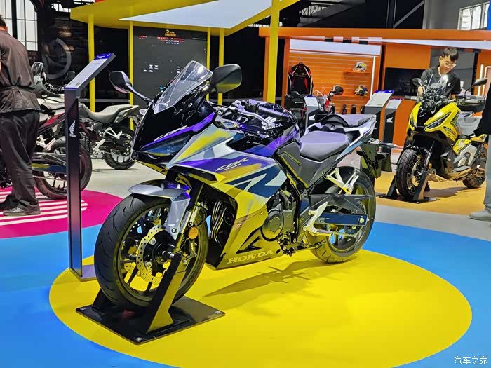 【图】北京摩展丨新款HONDA CBR400R 全球首发，这配色是有多亮眼_摩托车论坛_汽车之家论坛