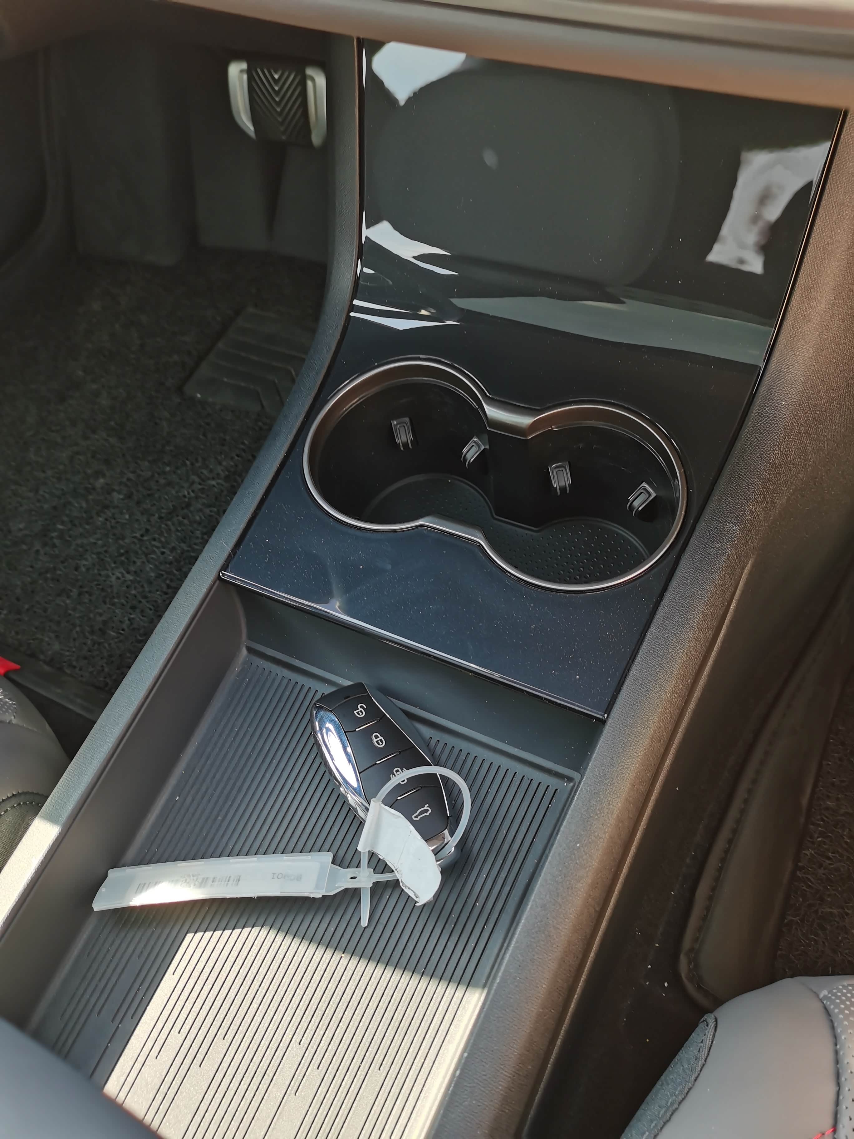 【图】红旗HS5车主试驾EH7：当传统豪华遇上未来科技_红旗HS5论坛_汽车之家论坛