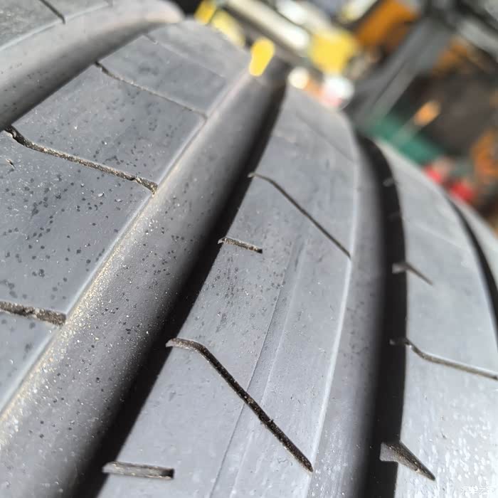 【图】奥迪Q7轮毂21寸轮毂轮胎 刀锋轮毂 55豪华运动高配轮毂_奥迪Q7论坛_汽车之家论坛