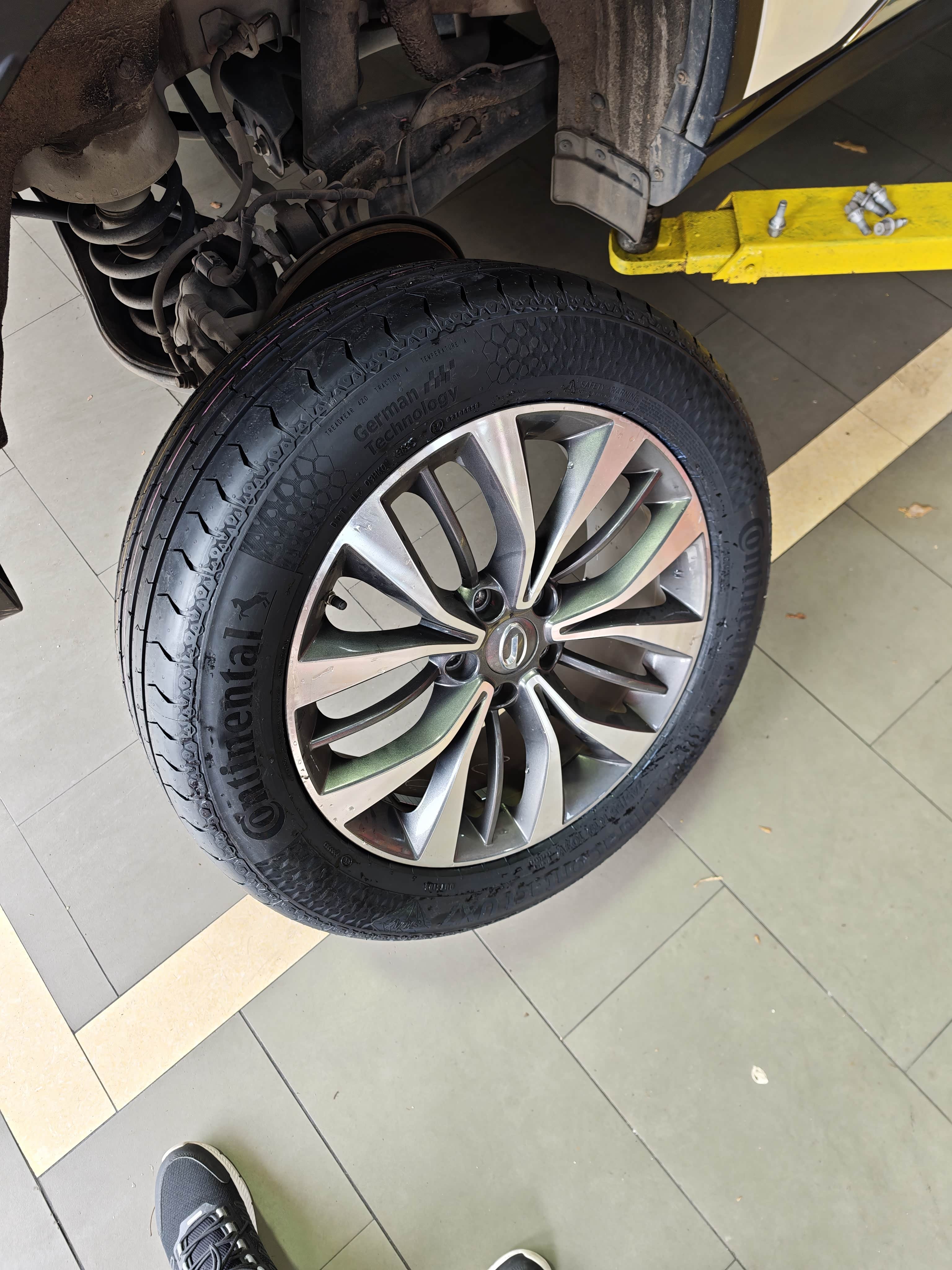 【图】老GS8换胎了，原车马牌CSC5，换了UX7，感觉还行_机油论坛_汽车之家论坛